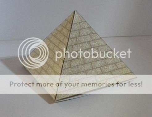 pyramid_box_papercraft.via.papermau.001_zpsmvicc9ht.jpg Photo by ...